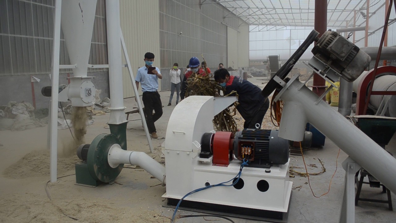 Corn straw hammer mill - YouTube
