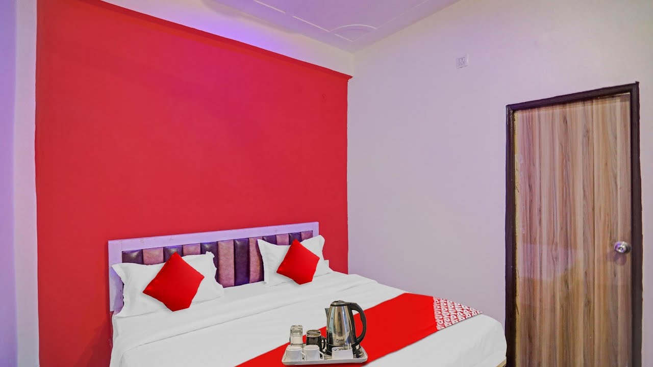 OYO Hotel FNG, Noida, India | Travel With Priya - YouTube