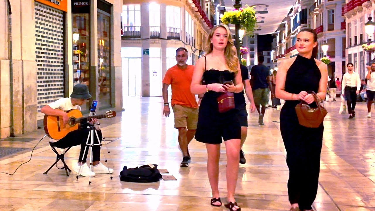 🎸 Amazing Guitar Street Performer on a Beautiful European Street 🎶 ...
