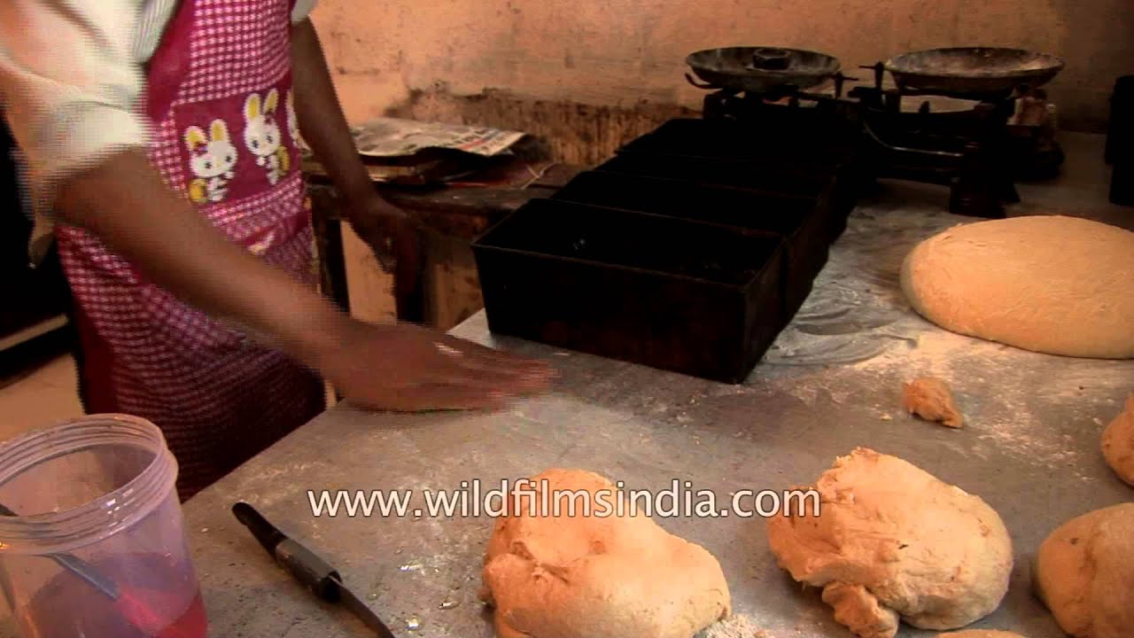Himalayan baker baking bread - YouTube