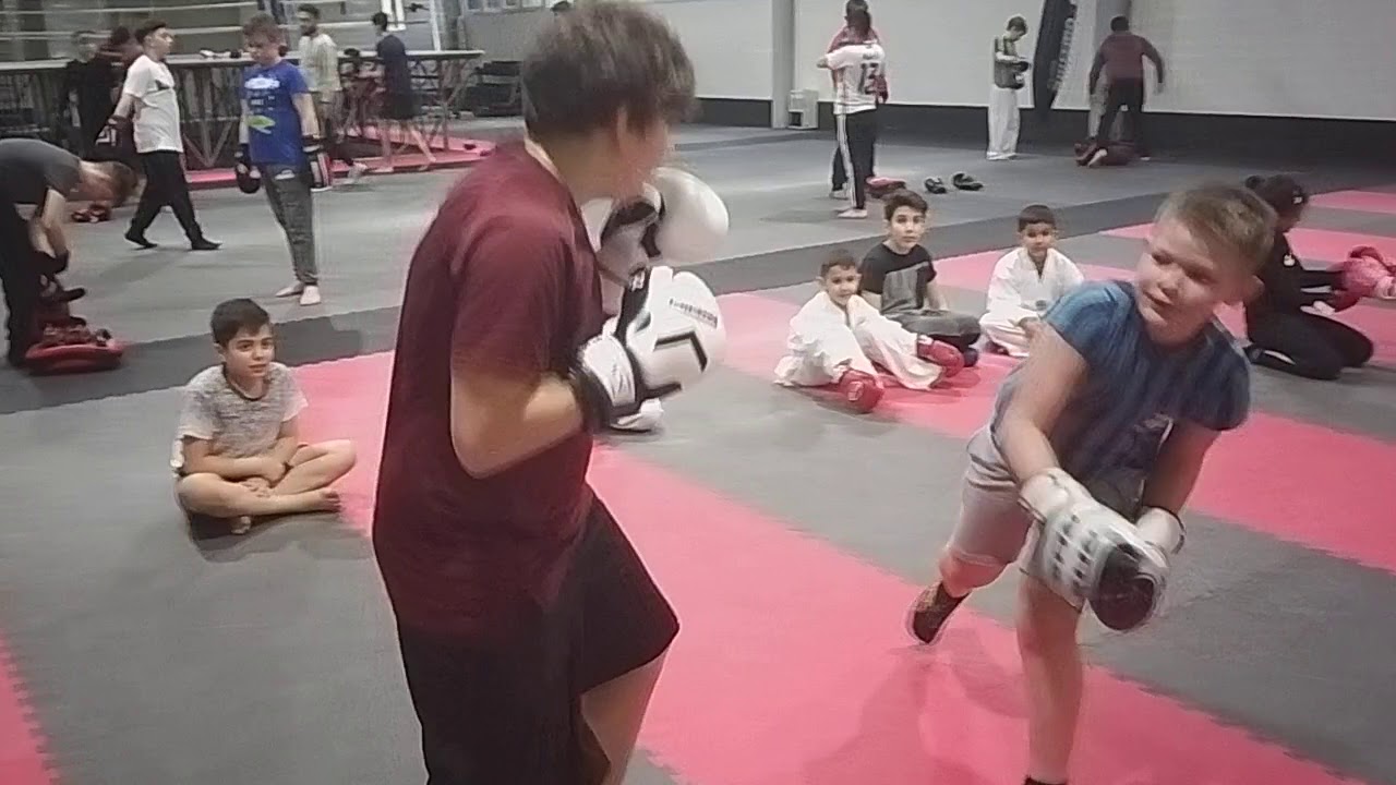 Kids Kickbox 1 - YouTube