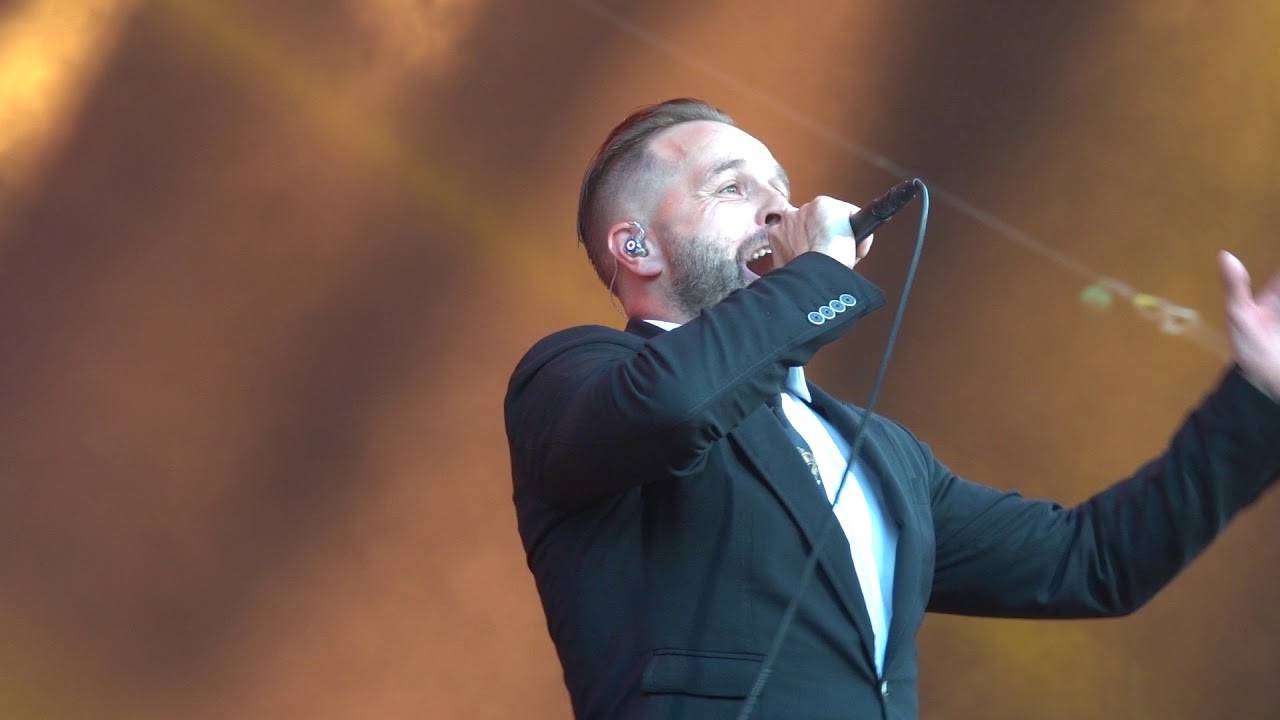 Alfie Boe ft Geoff 'Keep Me in Your Heart' Scarborough 30.06.18 - YouTube