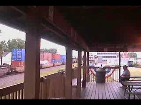 UP 5248 East Rochelle - YouTube