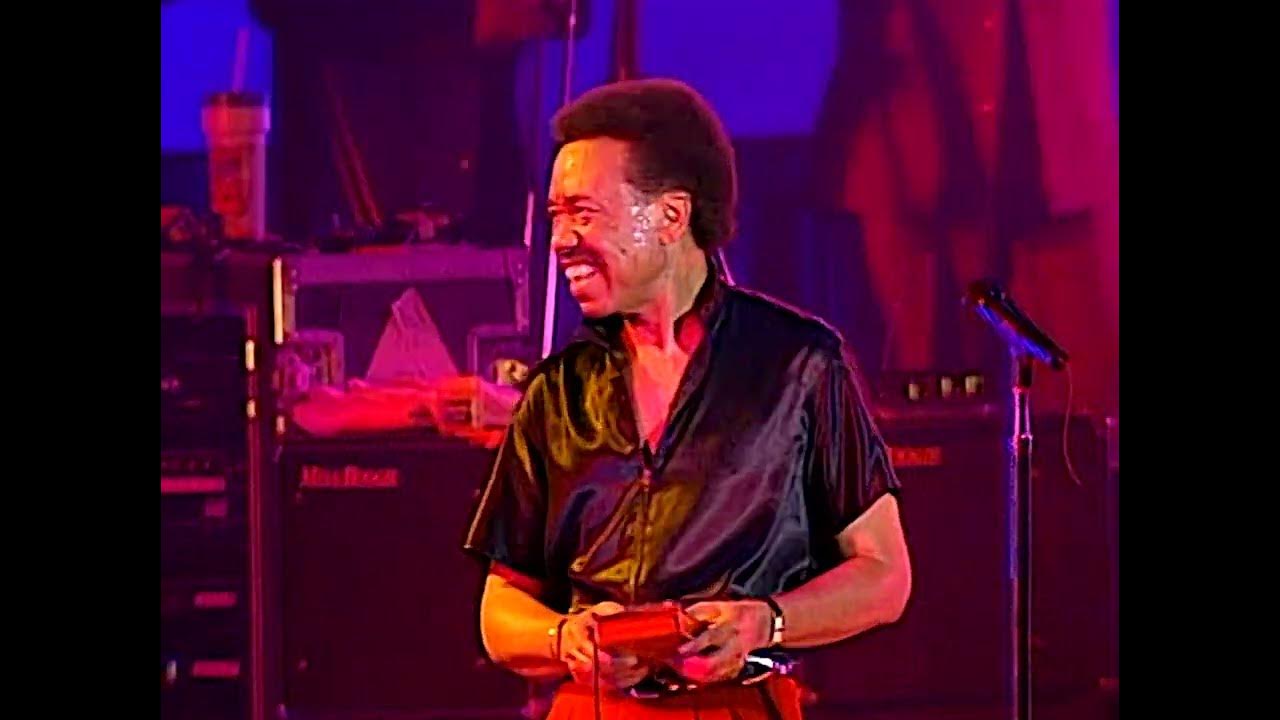 Earth, Wind & Fire - Kalimba Interlude (Live in Japan 1995) [4K Upscale | Remastered] - YouTube