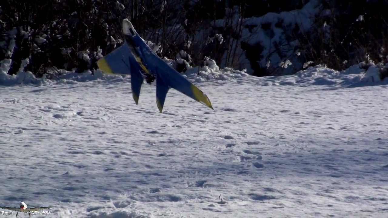 Kamikaze RC flying in snow - YouTube