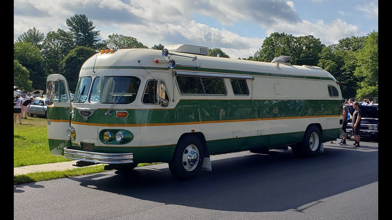 1952 Flxible Bus. - YouTube