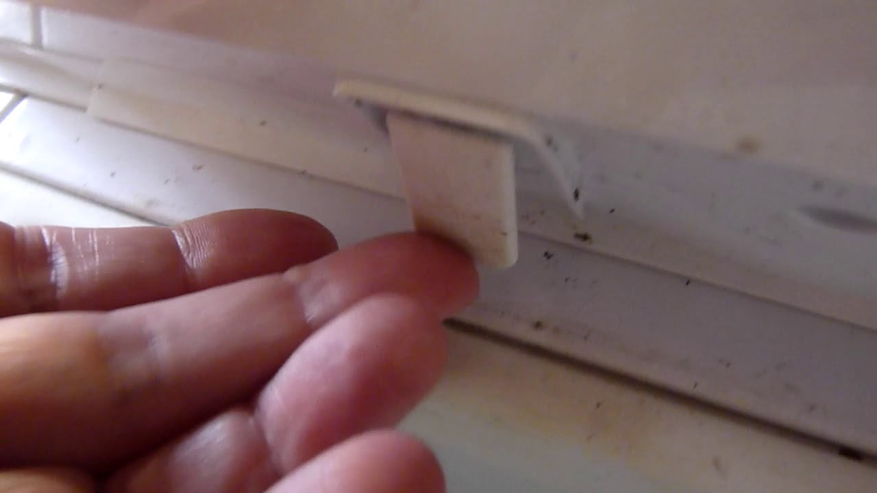 control panel of Hotpoint RLA34 fridge - YouTube