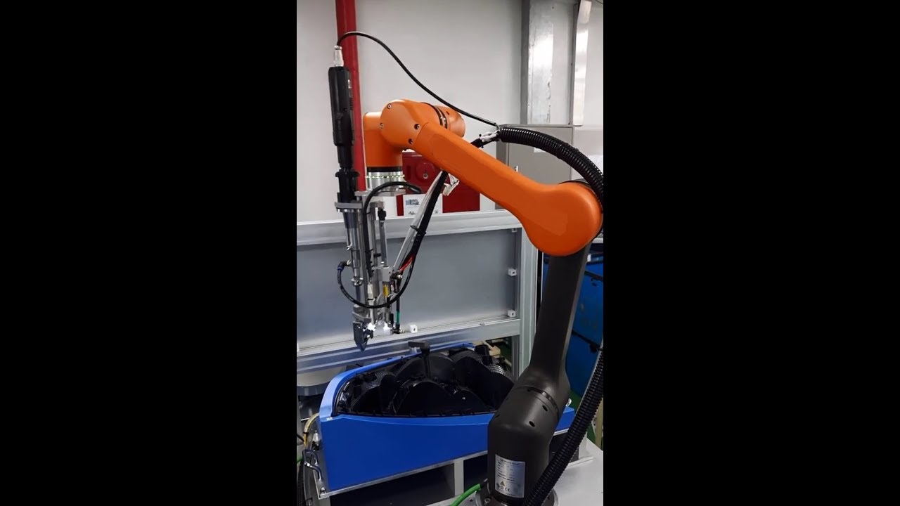 HCR Collaboration Robot with Screw Assemble Features - YouTube