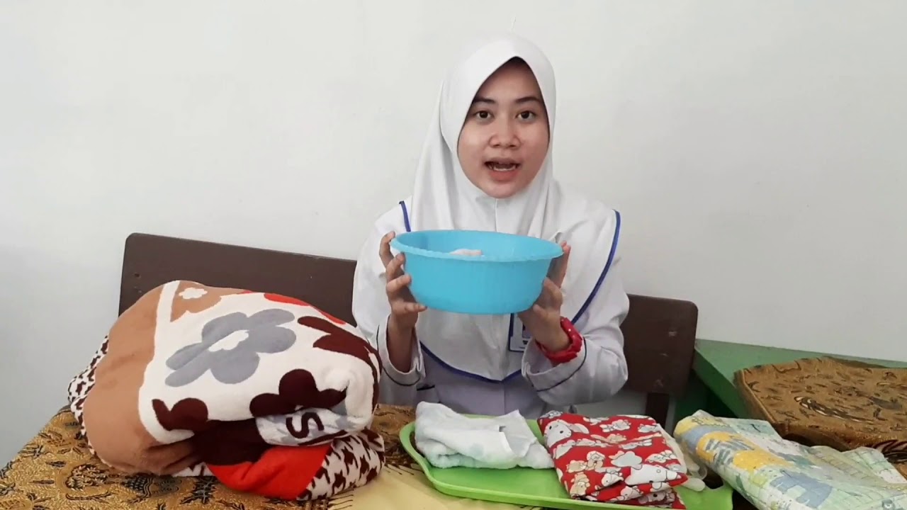 WATER TEPID SPONGE (TEKNIK KOMPRES HANGAT JIKA ANAK DEMAM) - YouTube