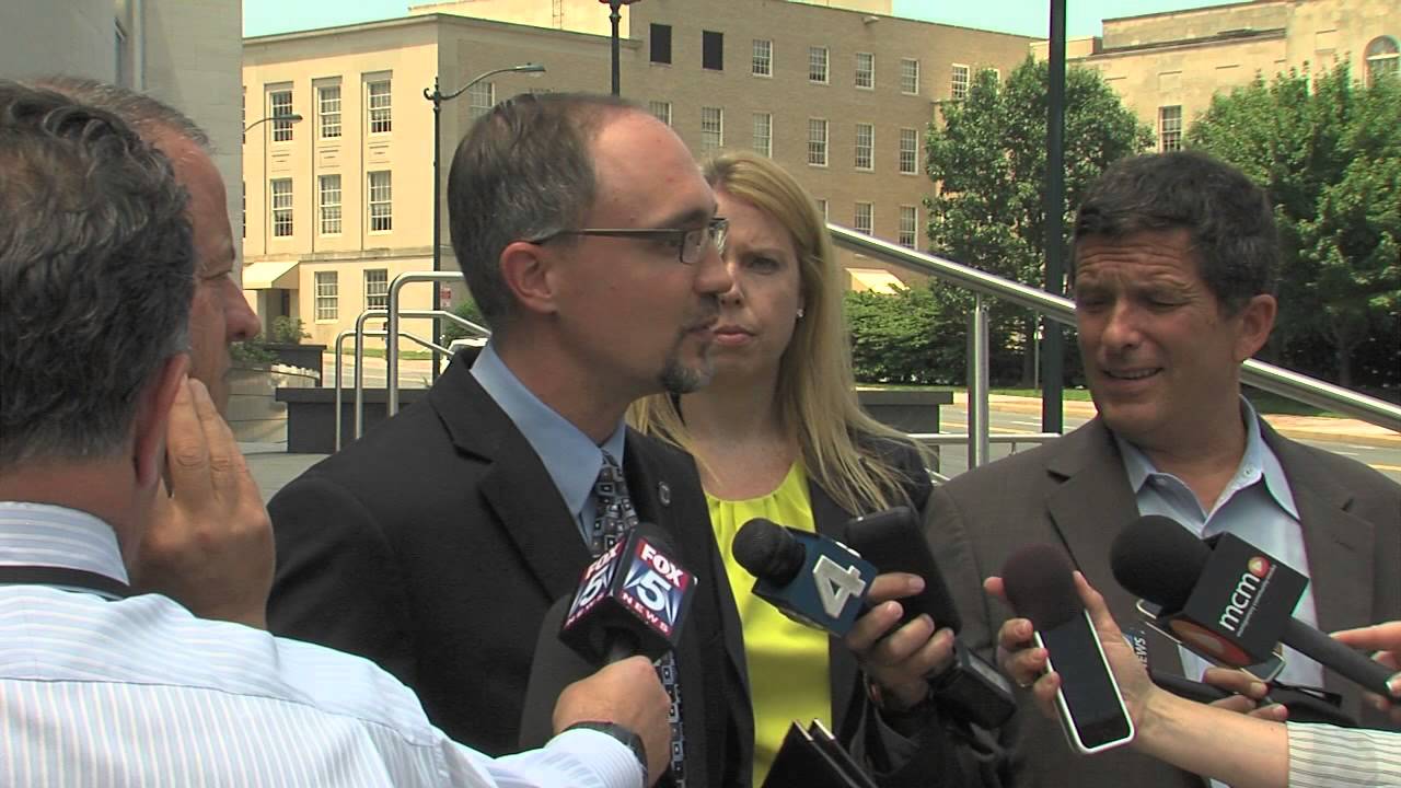 John Erzen Briefs Media After Bond Hearing for Rickley Senning - YouTube
