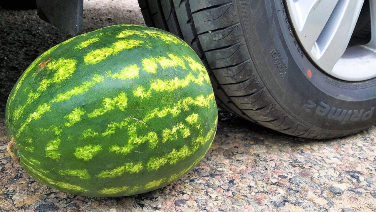 Watermelon crushing Experiment Car vs Watermelon - can a tire crush a ...