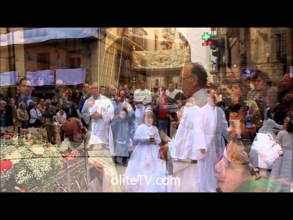 Corpus Christi en Olite - YouTube