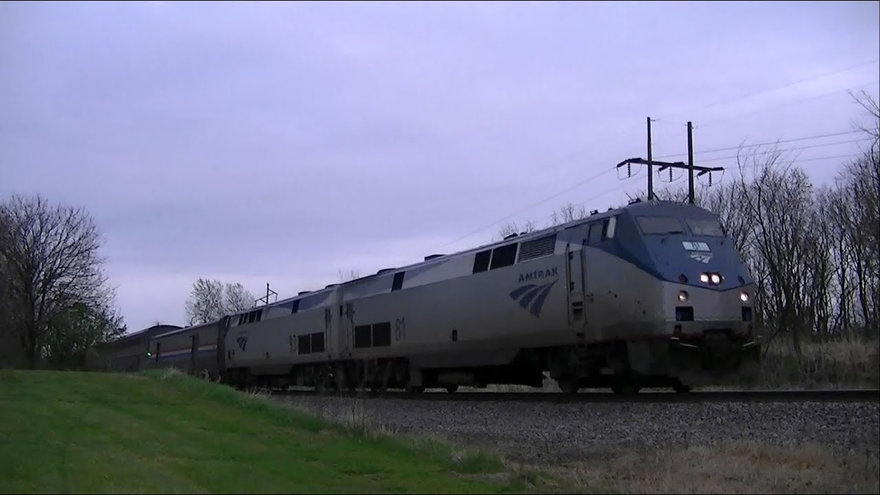 Amtrak #5 On Time in Agency, Iowa - YouTube