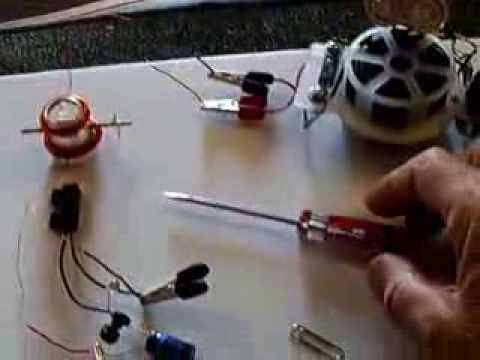 Tiny No Battery Motor-- Generator - YouTube
