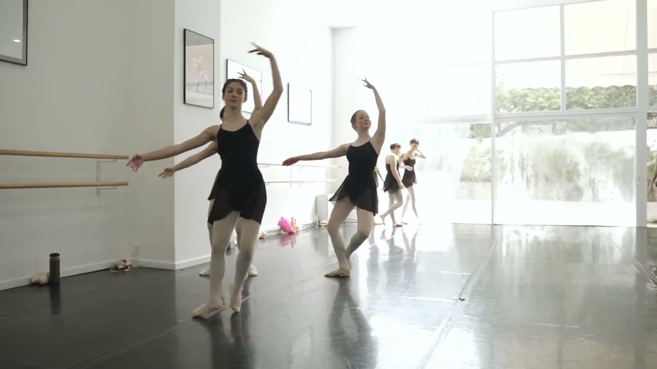 ROKA DANCE SCHOOL BALLET - YouTube