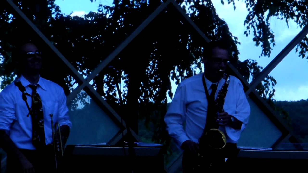 Vic Volare and his Volare Lounge Orchestra - The Girl from Ipanema.MOV ...