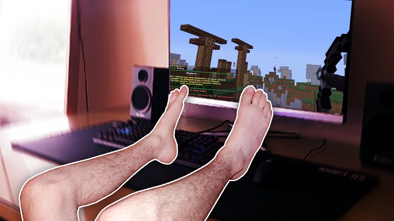 Winning Minecraft Skywars with my feet - YouTube