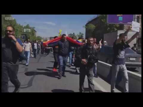 Yerevanda aksiyalar: “Serjə qarşısan, siqnal ver”