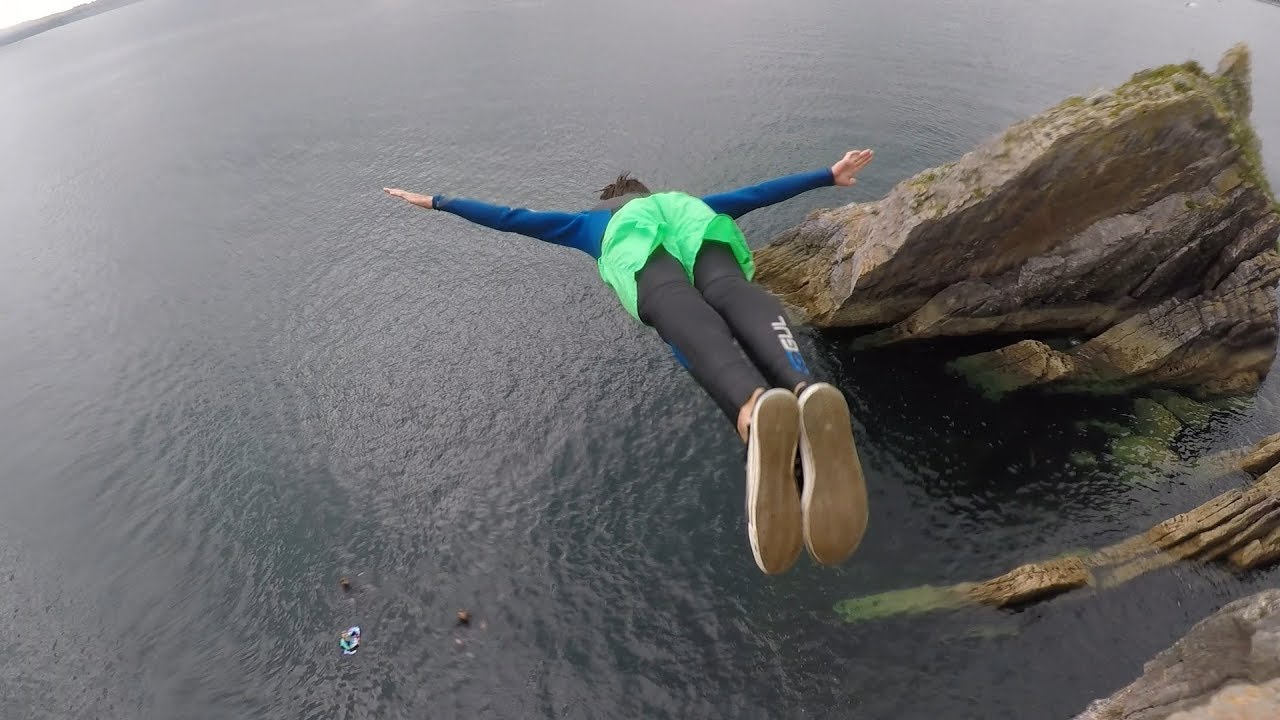 Torquay Cliff Jumping 'Big Mac' - YouTube
