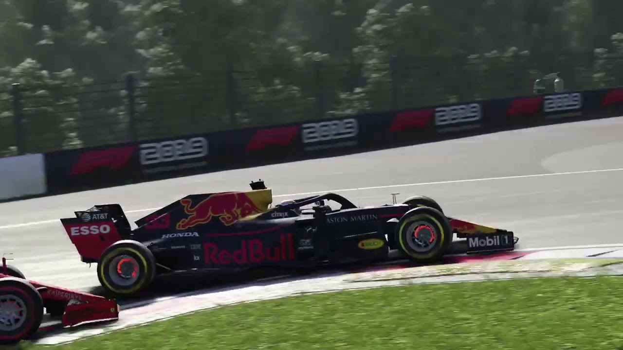 F1 2019 overtake - YouTube