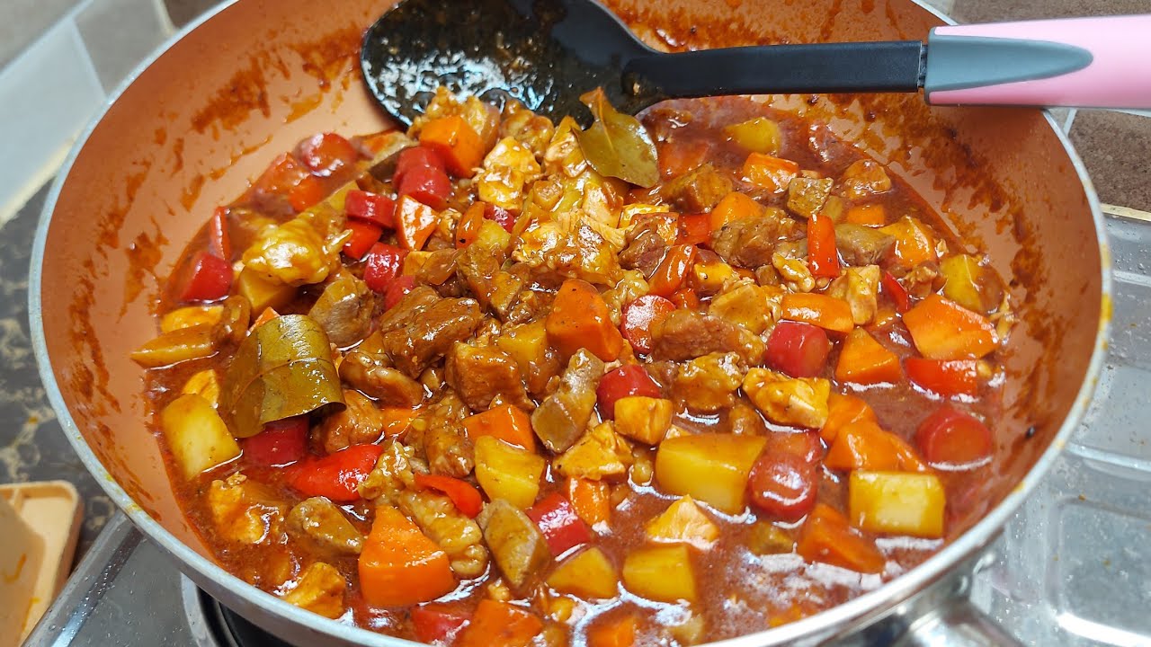 PORK AND CHICKEN MENUDO | The best panghandaan ito lalo na sa mga ...