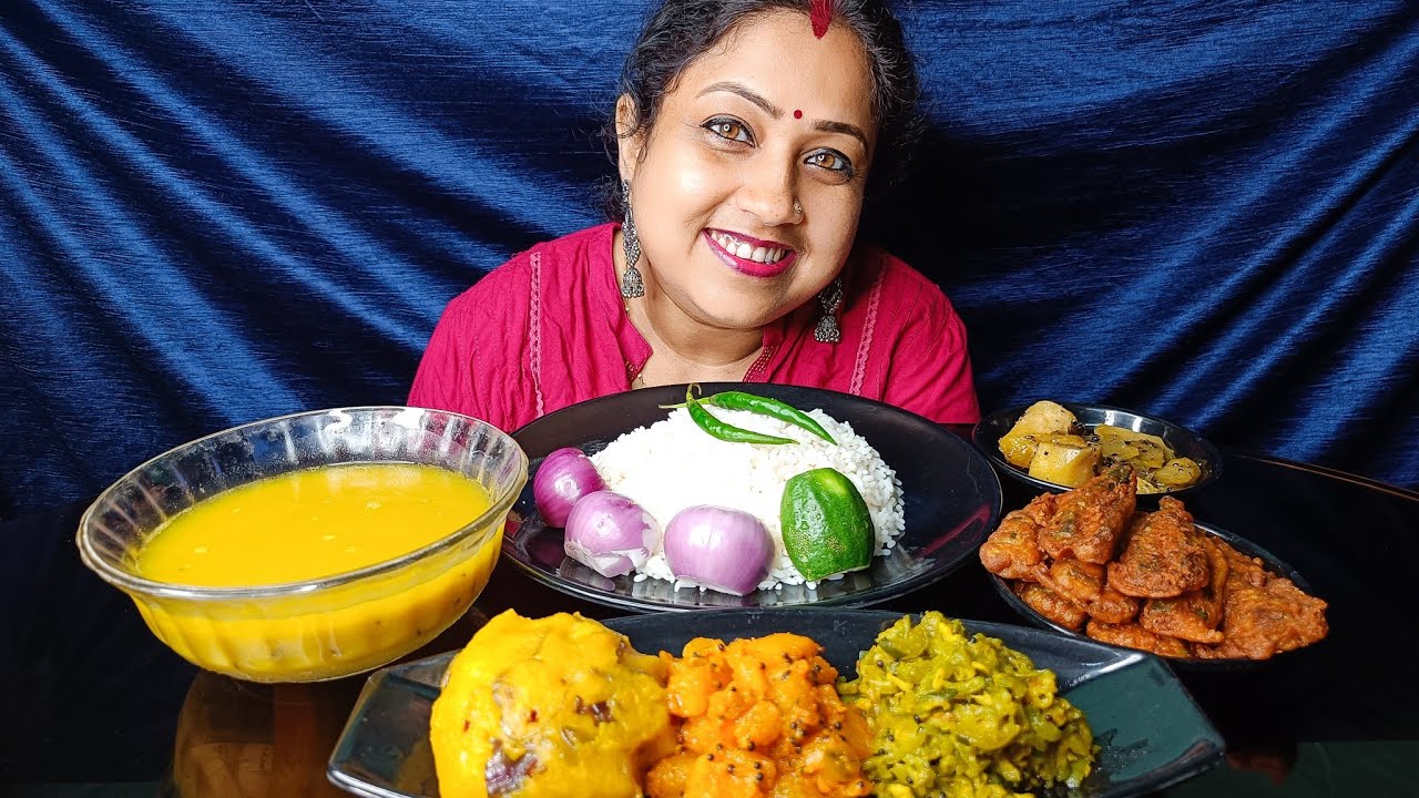 Eating Show II Rice, Different Types Of Vegetables, Dal, Vendi Pakora ...