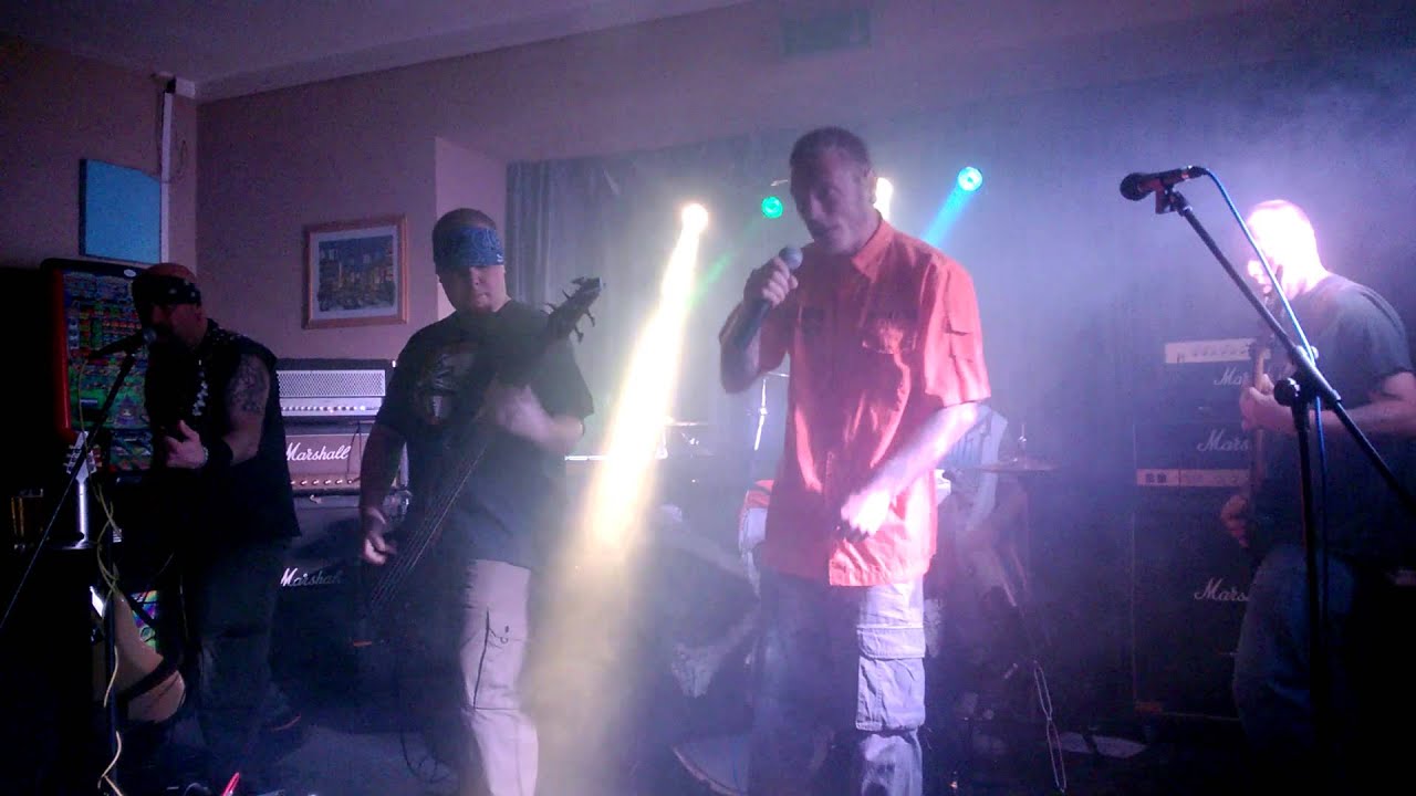 Fueled Hate @ Raunds Red Lion - YouTube