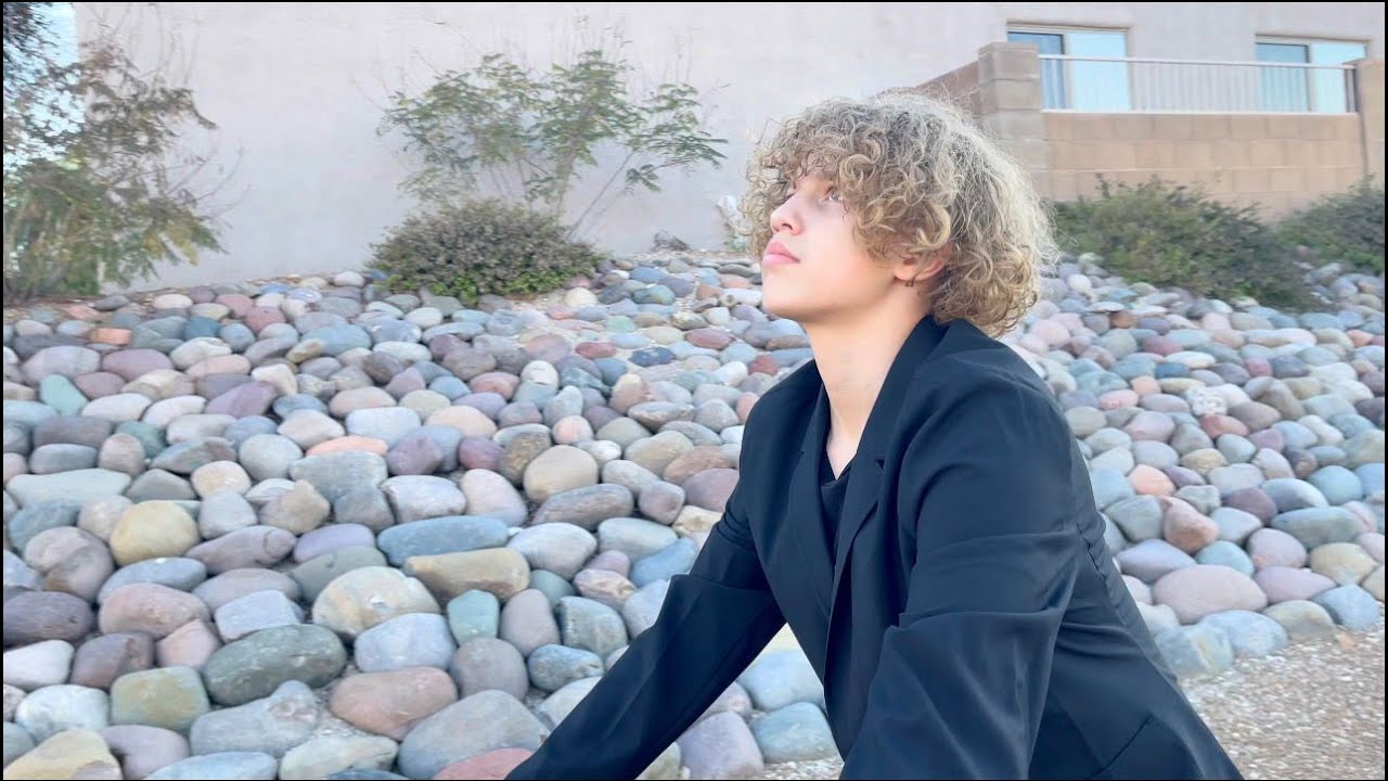 IGOR'S THEME Tyler The Creator - Music Video - YouTube