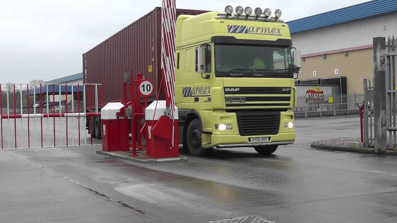 Heavy Duty Rising Arm Car Park Barrier - YouTube