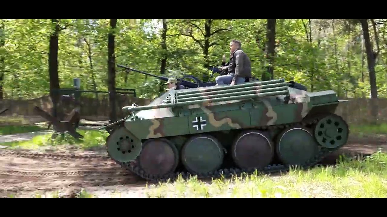 Militracks 2023 in Overloon, Holland: Bergepanzer 38t with Flak 38 ...