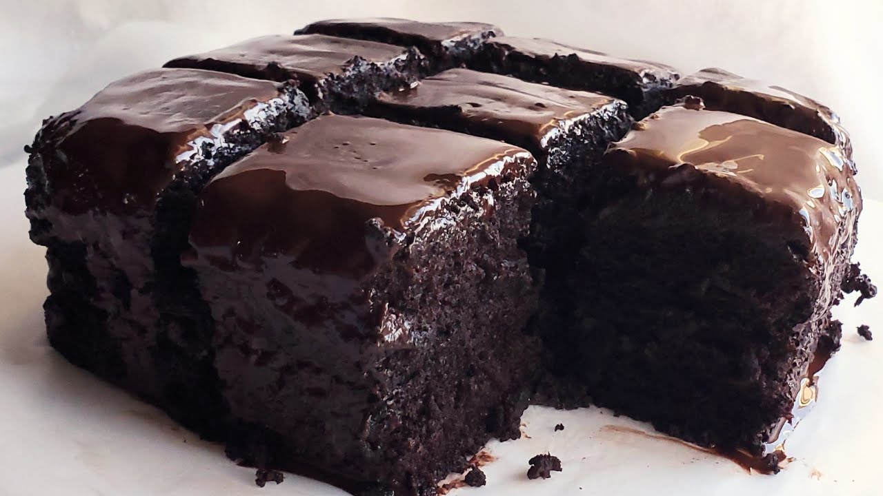 No Oven CHOCOLATE CAKE. Just 5 MINUTES! No Eggs. No Butter. No Milk ...