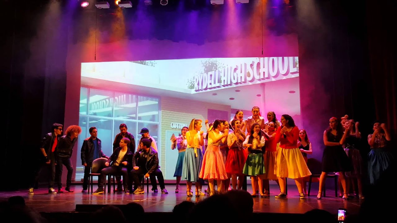 Noche de Verano - Grease - Muestra Escuela Juan Ro - YouTube