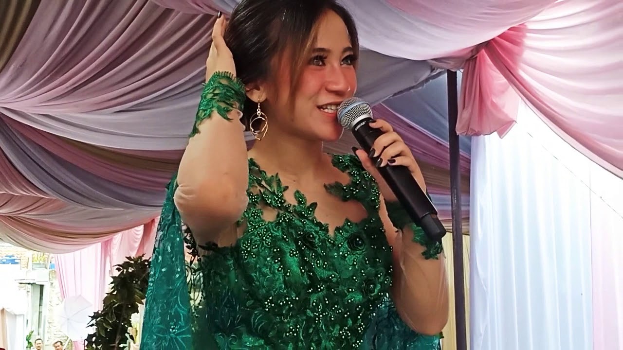 Karang hawu _ Fanny Sabila feat New Mandala - YouTube