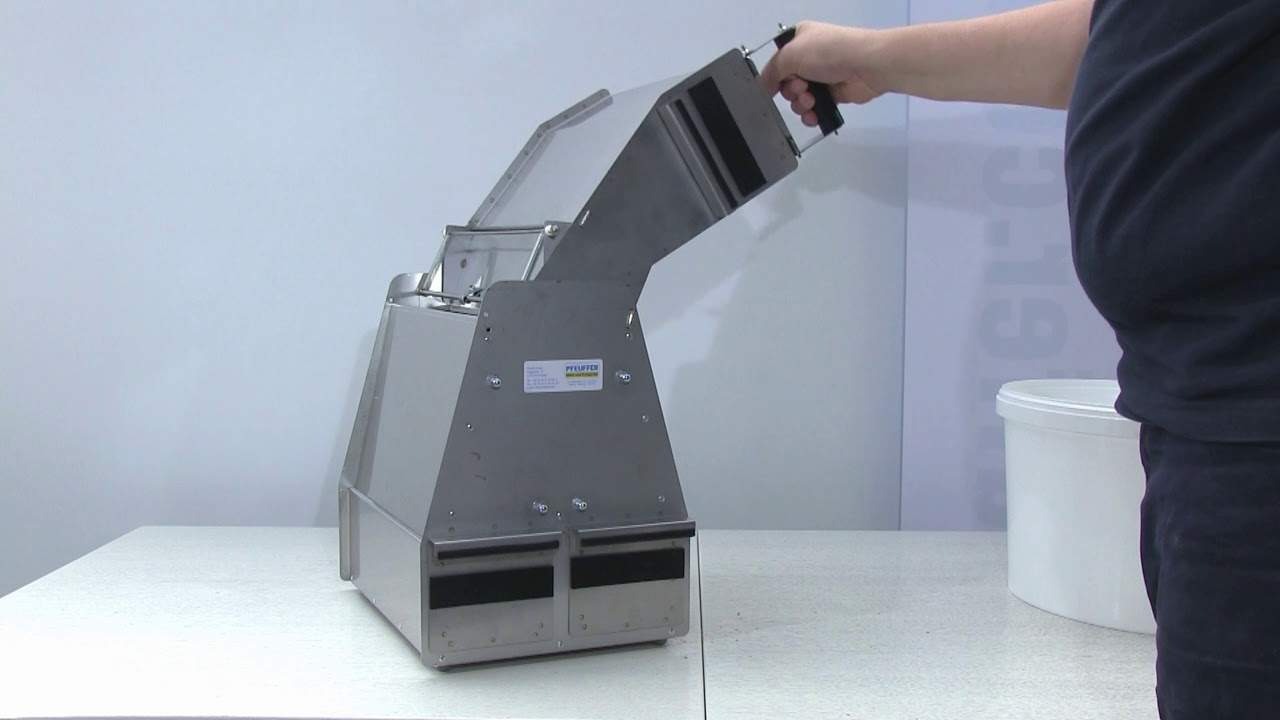 Sample Divider Riffle in practical use - Probenteiler Riffel in der ...