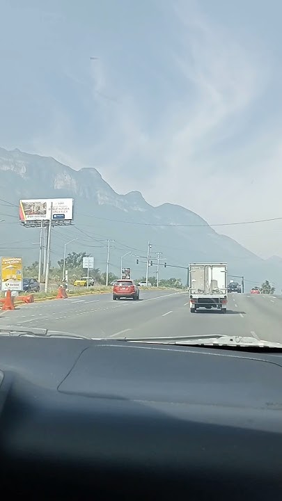 pasando por el paseó de los leones - YouTube