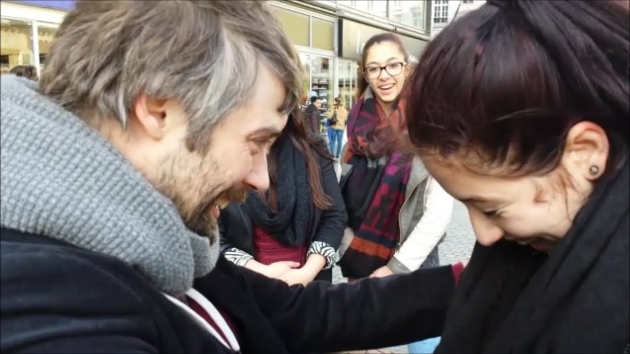 Hypnose de rue à Bruxelles 22/03/2014 - YouTube