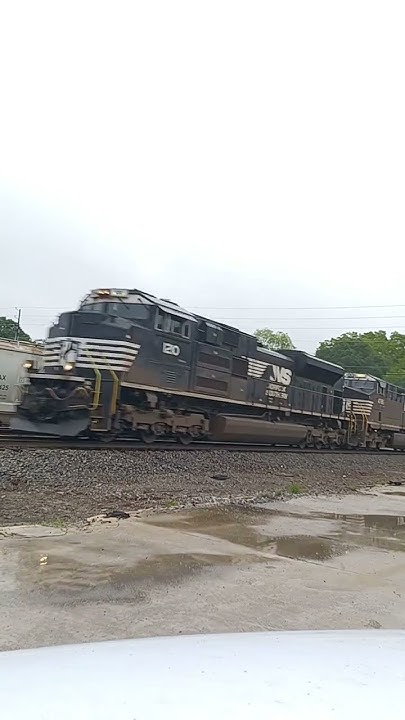 Rainy Tracks! Massive Quad "Rollin UP" EMD SD70ACe Norfolk Southern #1210 - #27a@rider22 - YouTube