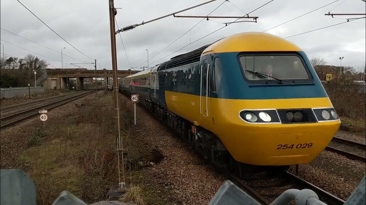 InterCity 125 HST LNER Farewell Tour, December 2019 - Arrives at Newark Northgate - YouTube