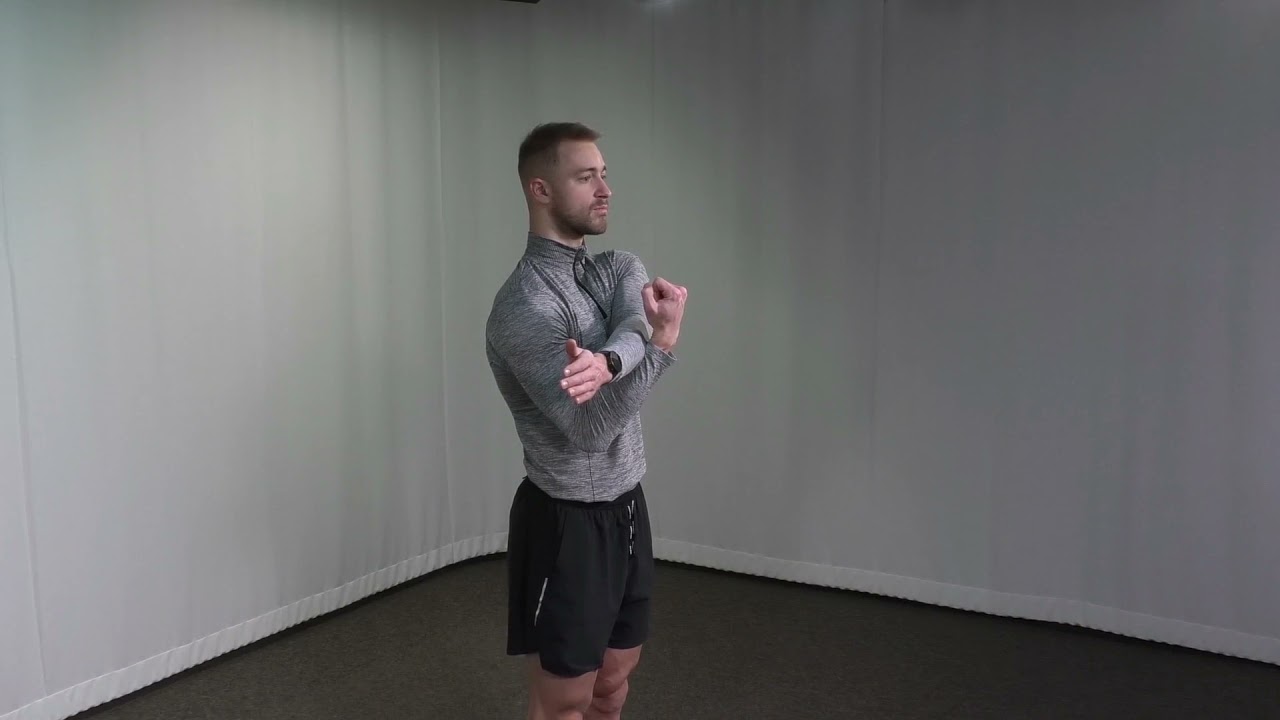 Crossover arm stretch - YouTube