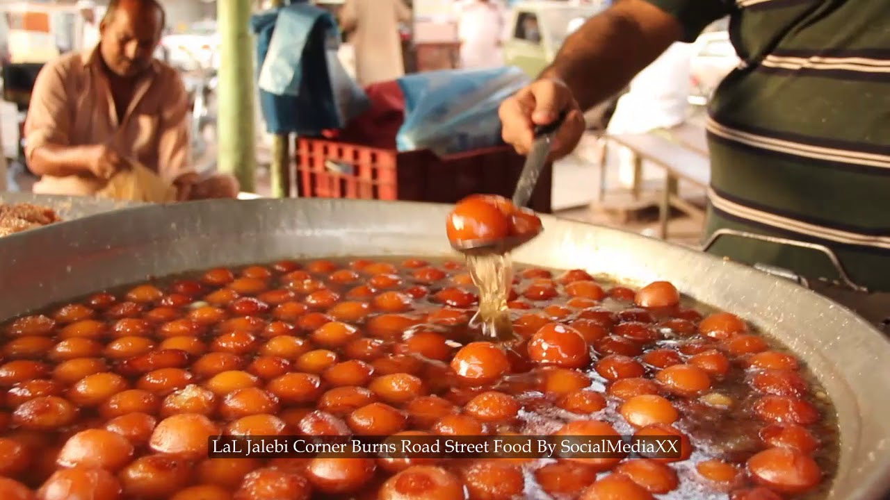 LaL Jalebi Corner Burns Road Street Food By SocialMediaXX - YouTube