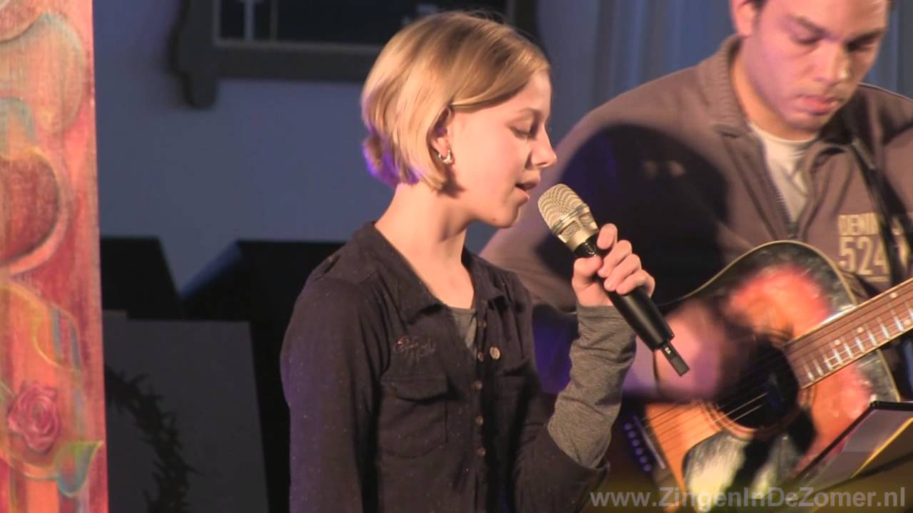 Tirza Bakker bij Talentenpodium van Zingend naar de Toekomst - YouTube