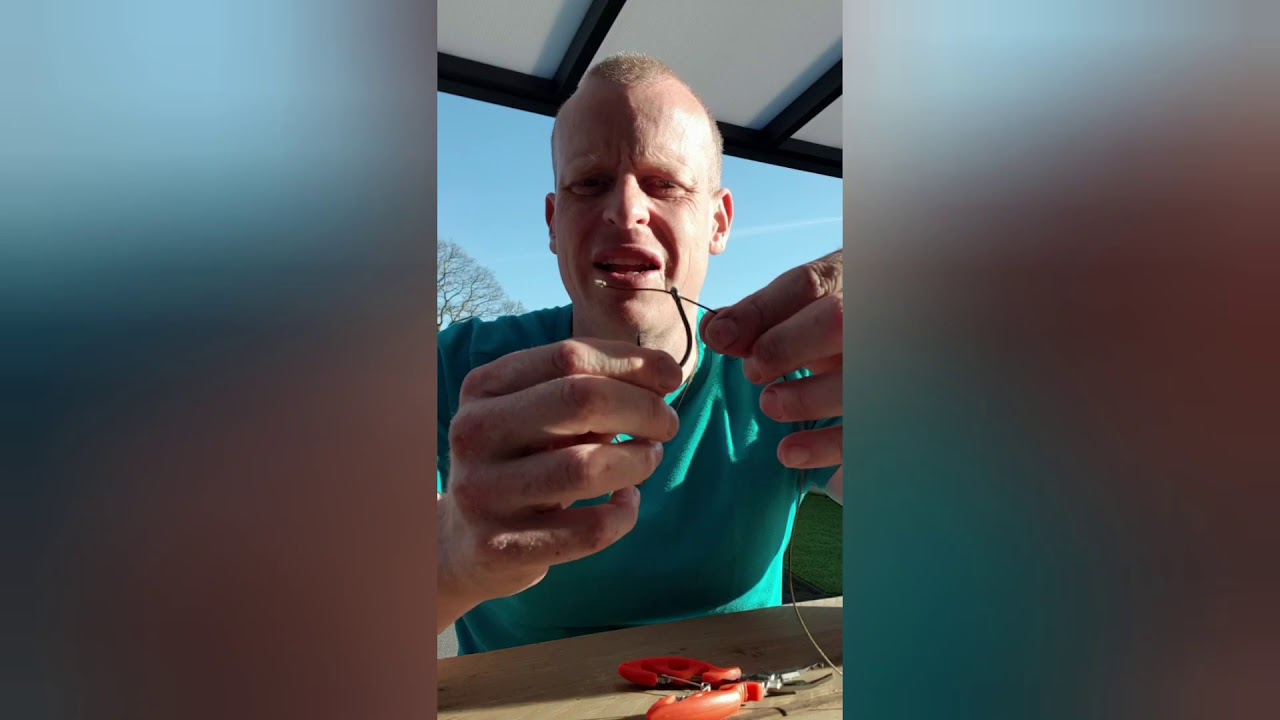 9 Meerval.shop worm clip pop up rig - YouTube