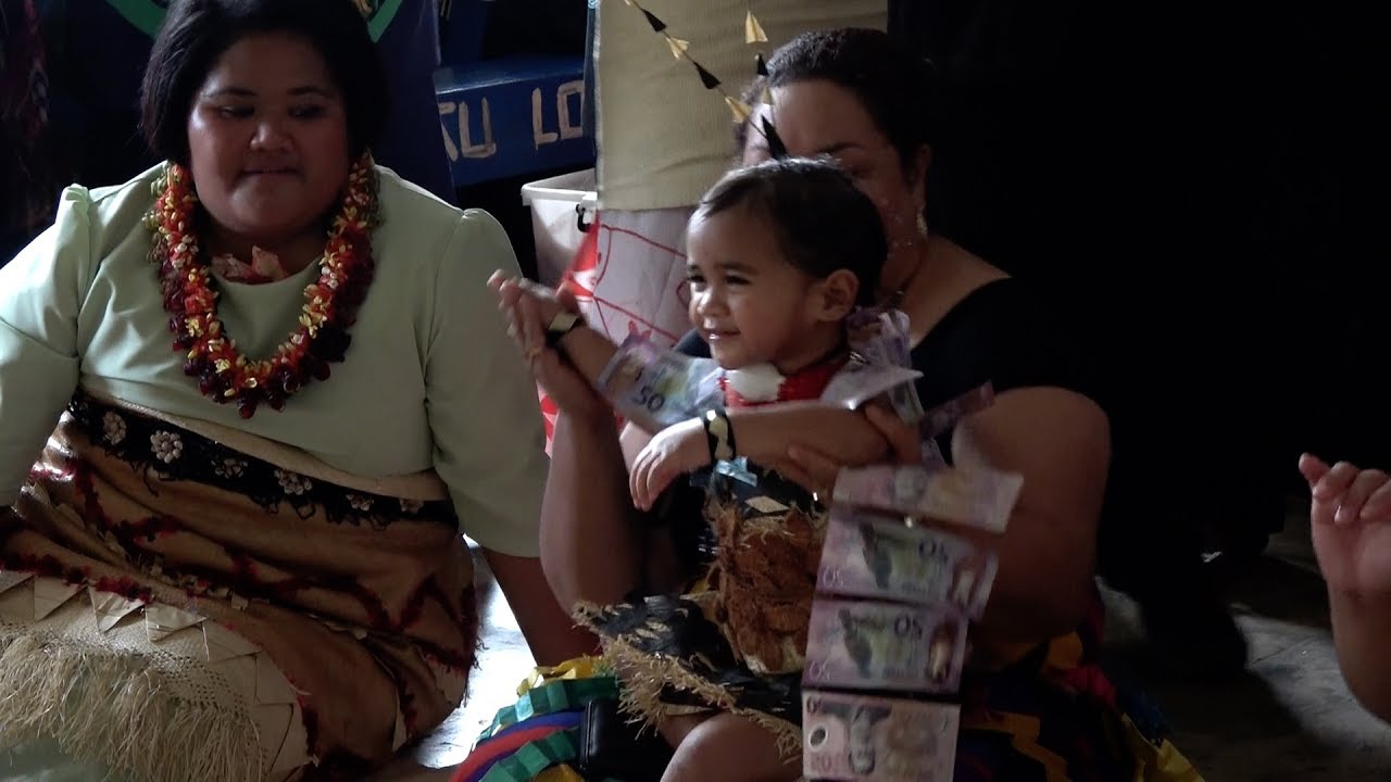 Pakileata Moimoi 21st Birthday Celebration - Tau'olunga #1 - YouTube