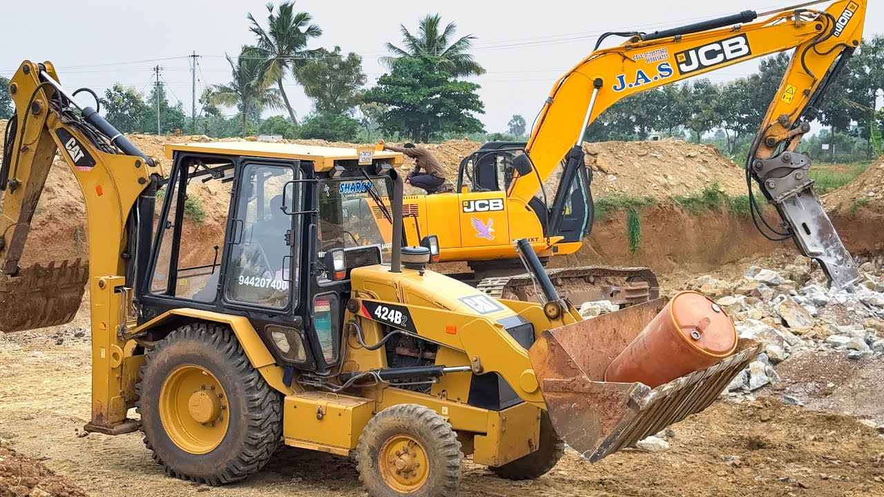 JCB 205LC Excavator dig Farming pond and Cat 424B JCB Loading Mud in ...