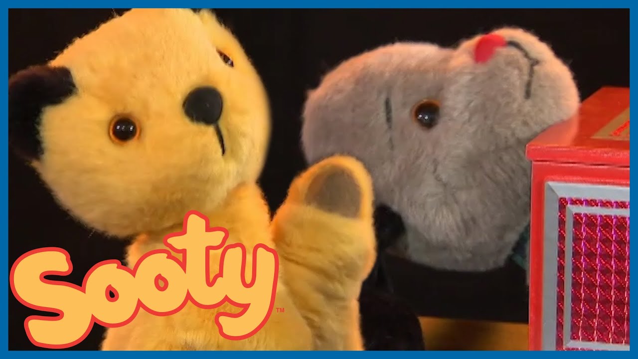 The Mystical Magical Sooty | The Sooty Show - YouTube