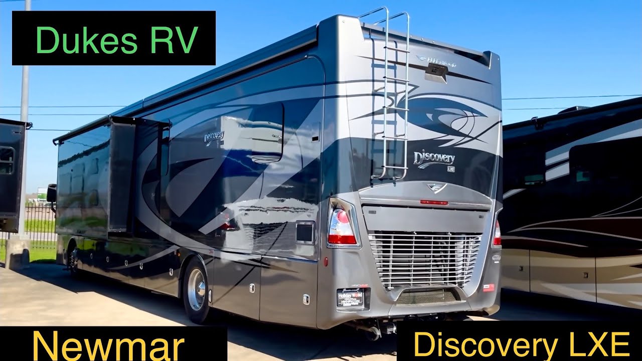 2023 Fleetwood Discovery LXE 40G Class-A Diesel Pusher on a ...