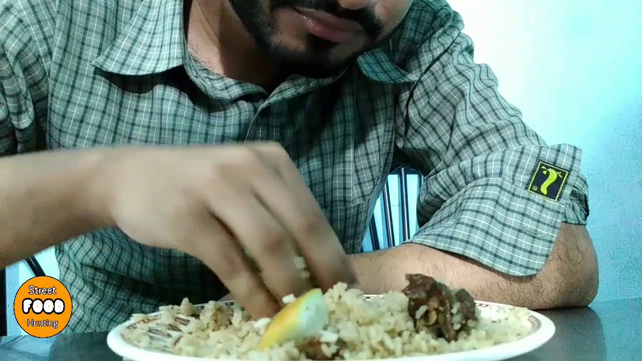 Roadside Biryani Eating | Tasty Beef Biryani - YouTube