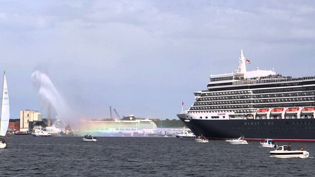 Die "Queen Elizabeth" verlässt Kiel am 11.07.2015 Trööööööt - YouTube