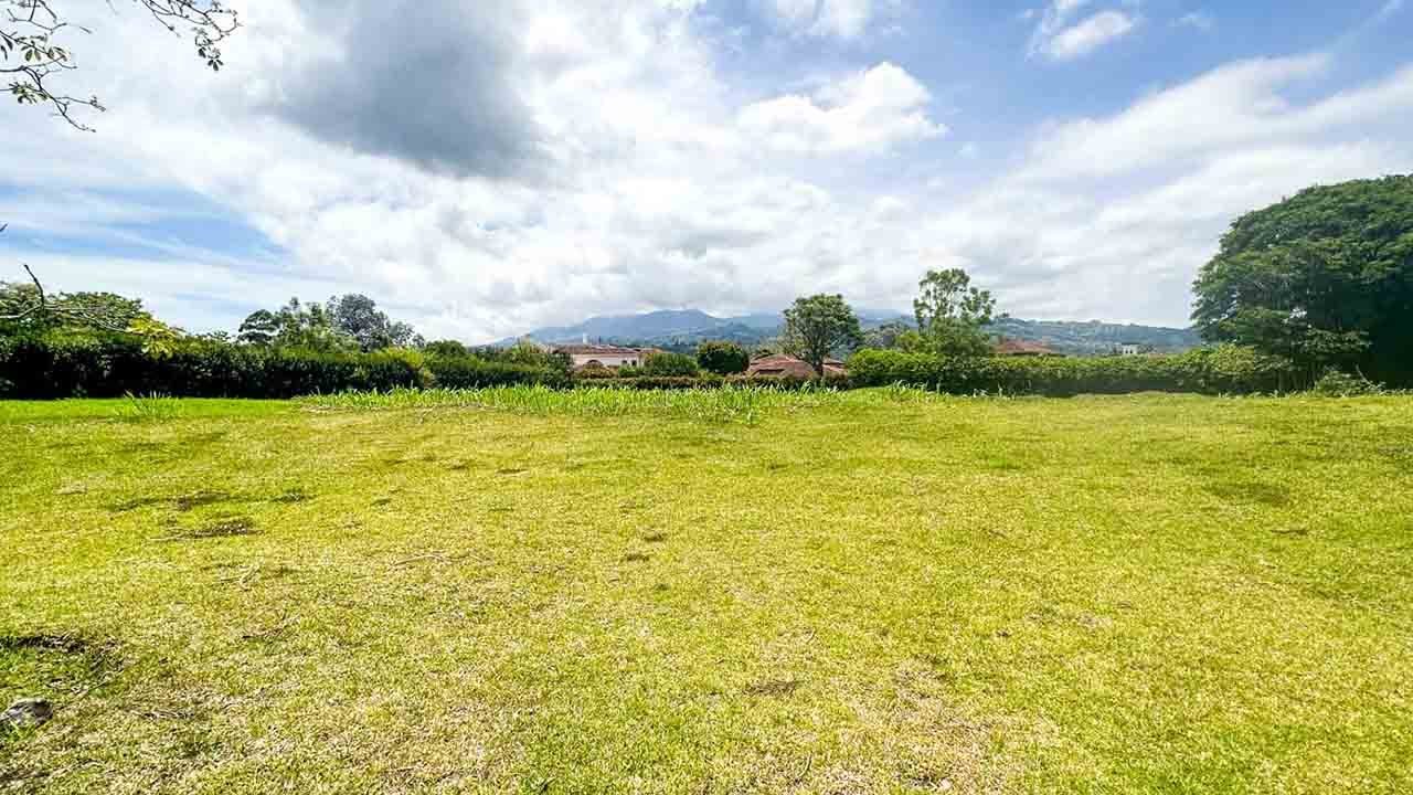 LIVE TOUR - Beautiful lot in Monteran with a spectacular location in ...
