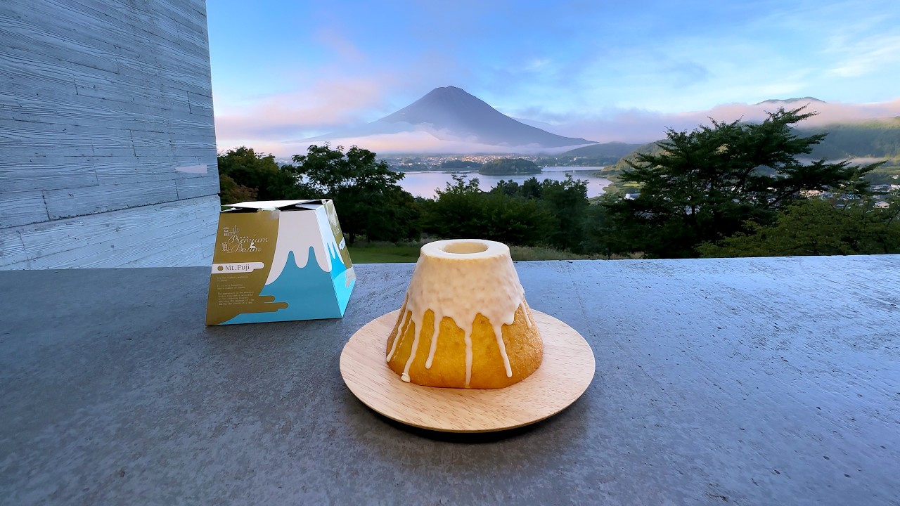 Trying 10 Mount Fuji Souvenir Snacks - YouTube